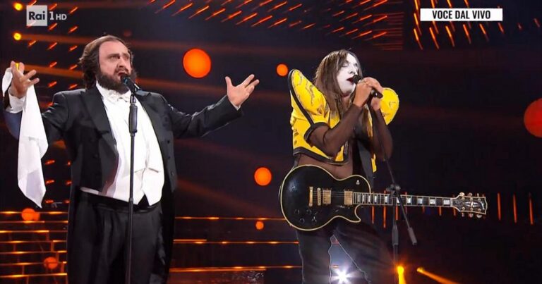 Tale e Quale Show: Flavio Insinna e Gabriele Cirilli interpretano Lucio ...